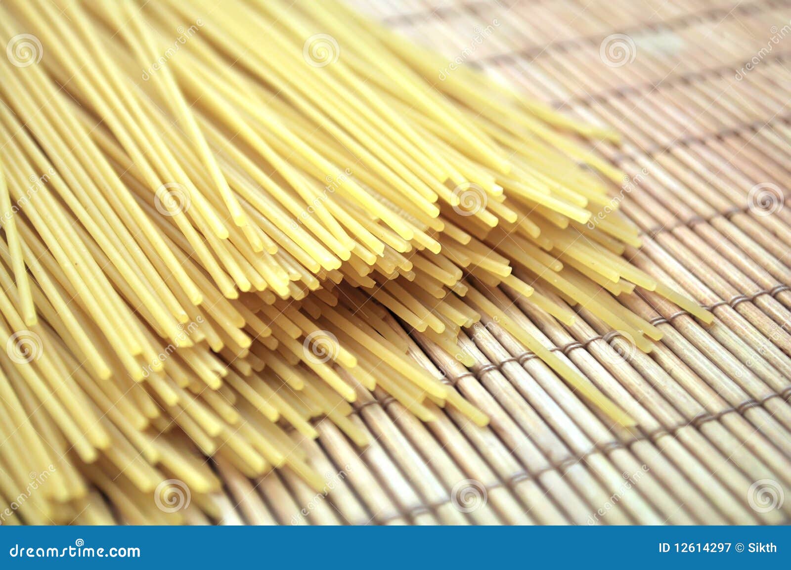 Spaghetti stock image. Image of lunch, dining, carbohydrates - 12614297