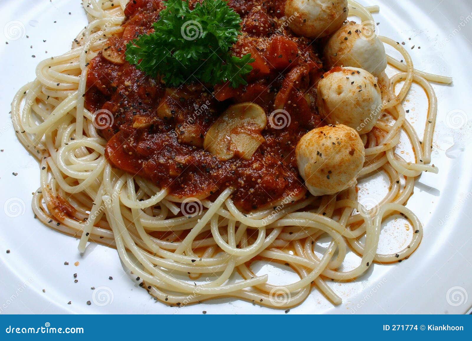 Spaghetti stock photo. Image of fresh, mushroom, dinner - 271774
