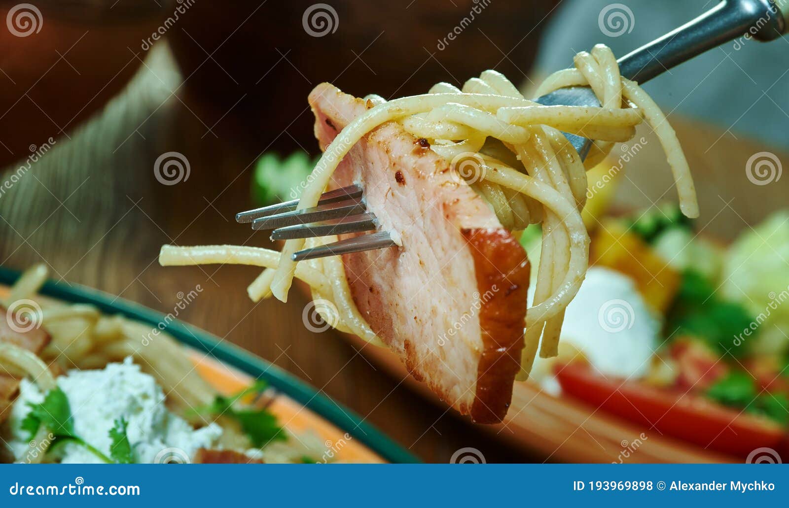 Spaghetti al guanciale stock photo. Image of pasta, abruzzo - 193969898