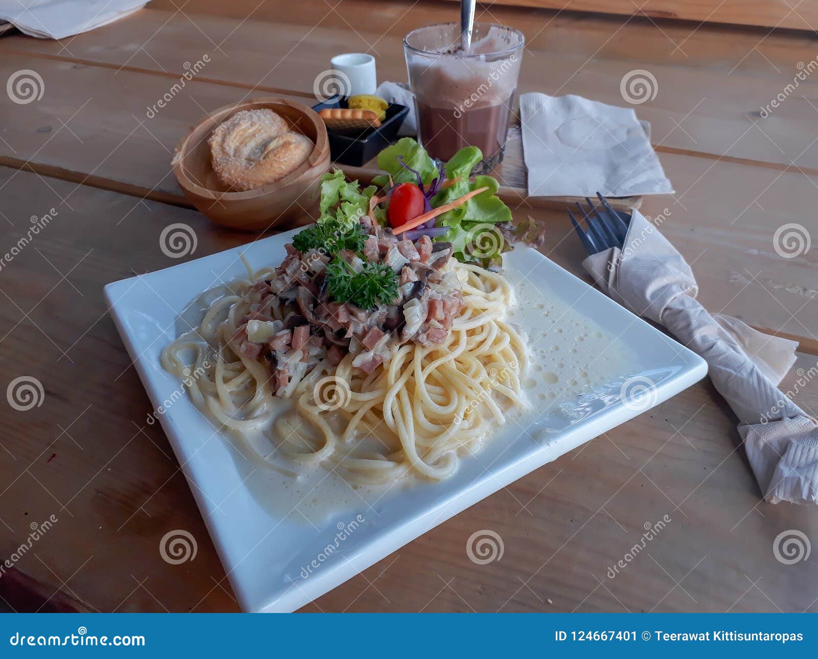 Spaghetti stock image. Image of lunch, drink, delicious - 124667401