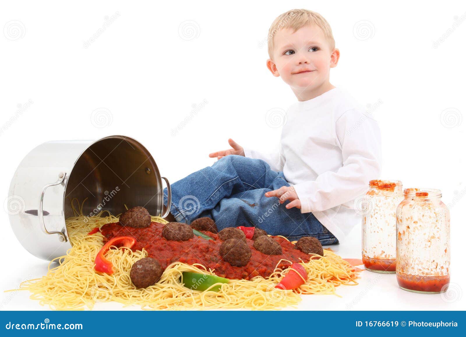 Spaghetti Children stock image. Image of food, sitting - 16766619