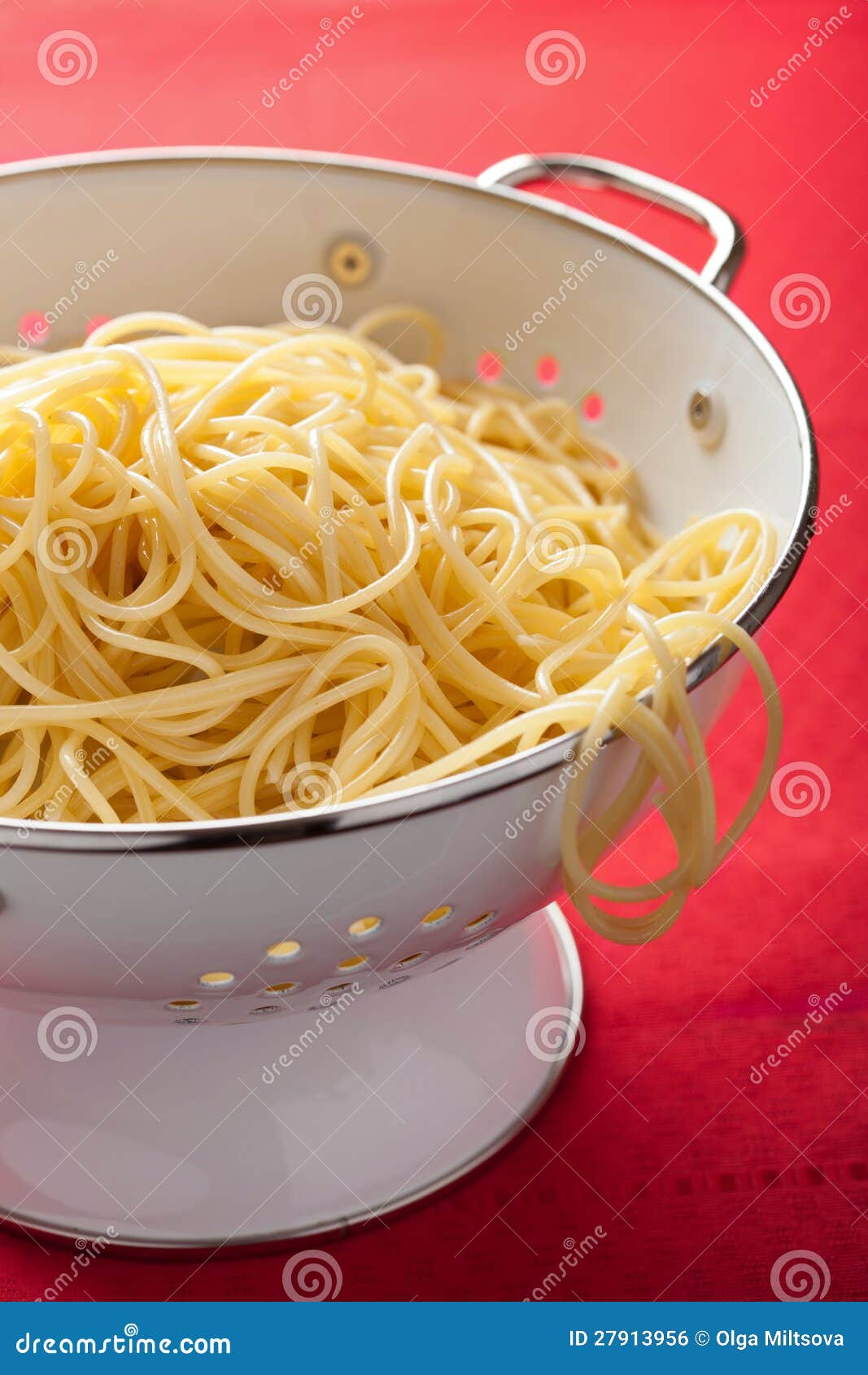 Spaghetti in colander stock photo. Image of food, yellow - 27913956