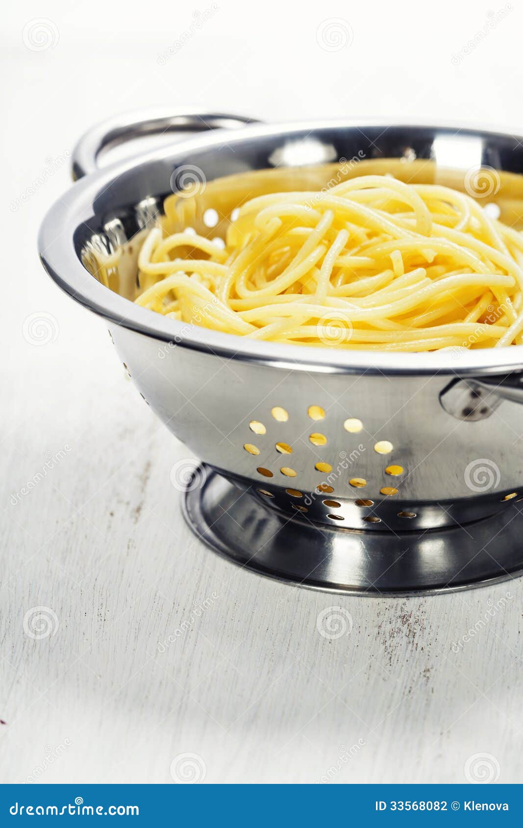 Spaghetti in colander stock photo. Image of easy, traditional - 33568082