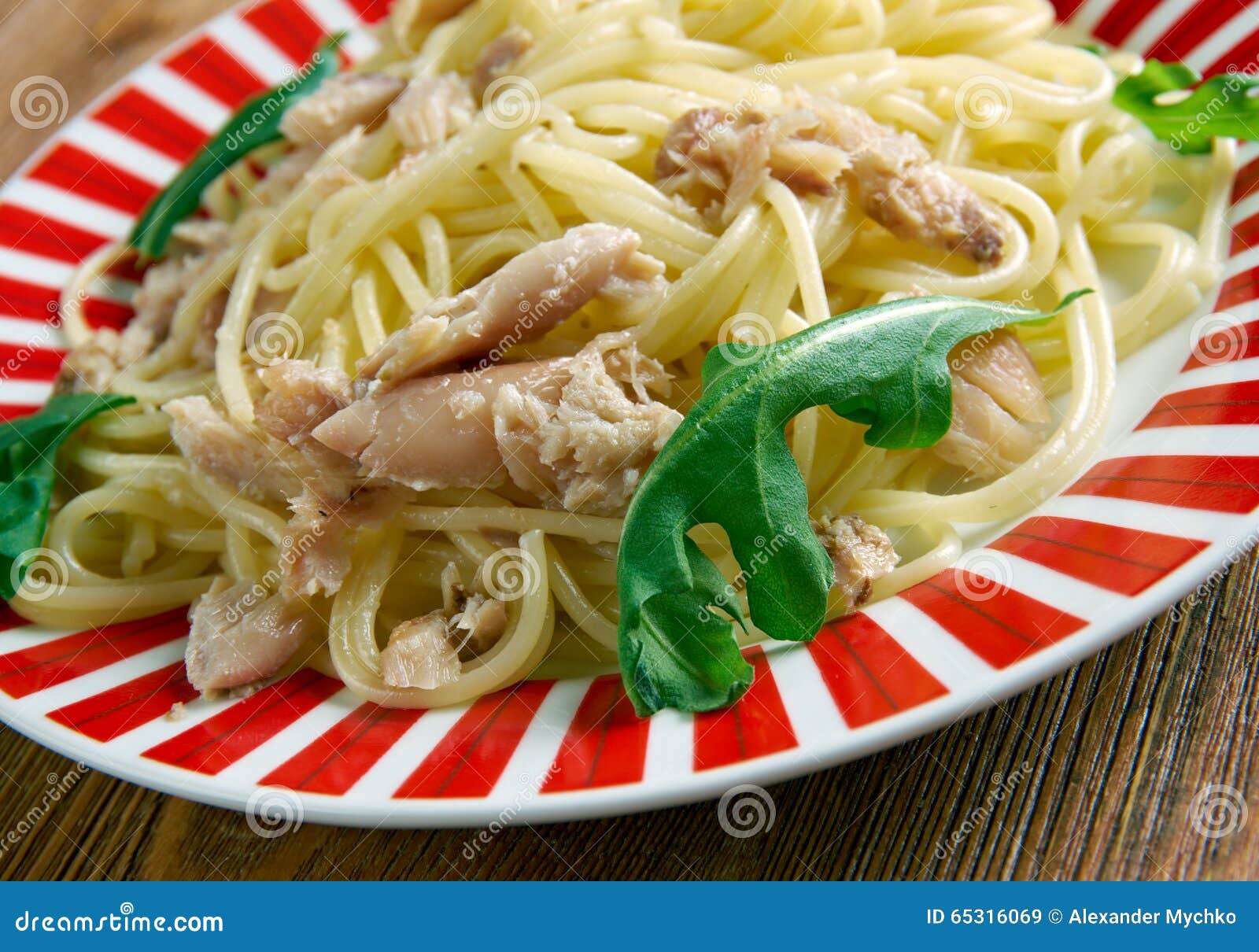 Spaghetti con baccala stock image. Image of kitchen, gastronomy - 65316069