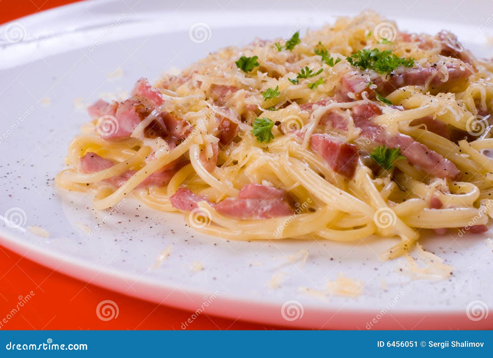 Spaghetti De Jambon De Fromage Image stock - Image du italien, plaque ...