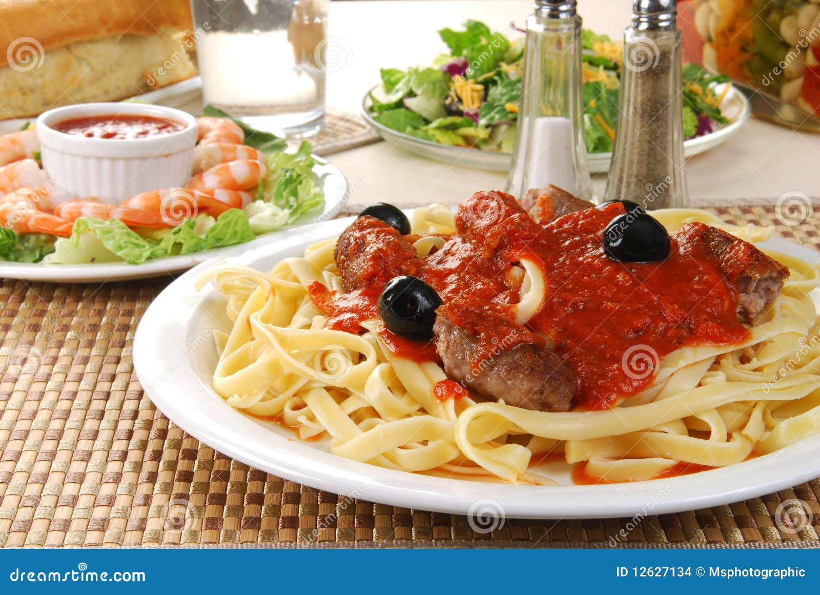 Spaghetti dinner stock photo. Image of fettuccine, pasta - 12627134