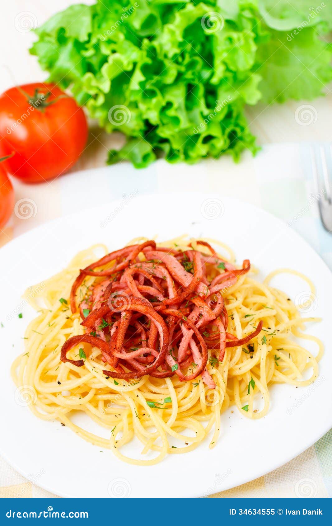 Spaghetti with fried ham stock image. Image of meat, fresh - 34634555