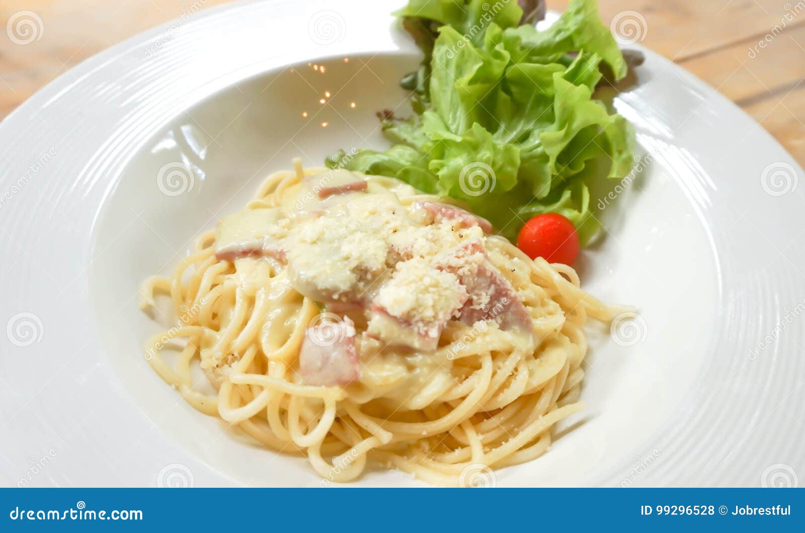 Spaghetti with Ham and Bacon Stock Photo - Image of pasta, sauce: 99296528