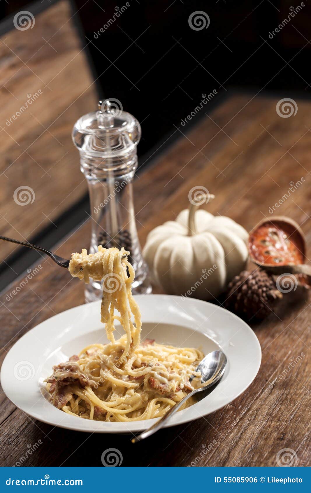 Spaghetti Hanging on a Fork. Stock Photo - Image of cheese, menu: 55085906