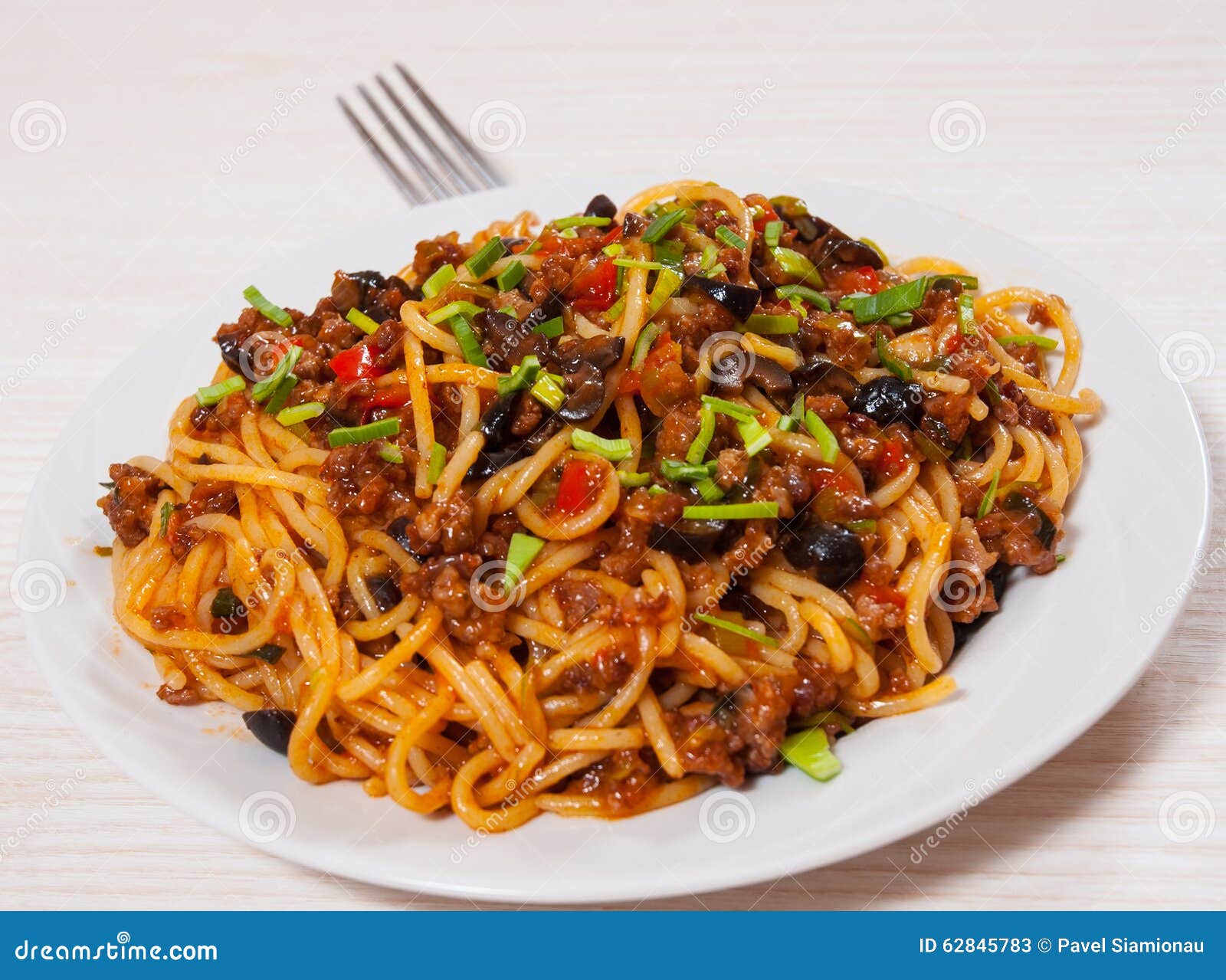 Spaghetti Met Groenten En Gehakt Stock Afbeelding - Image of maaltijd ...