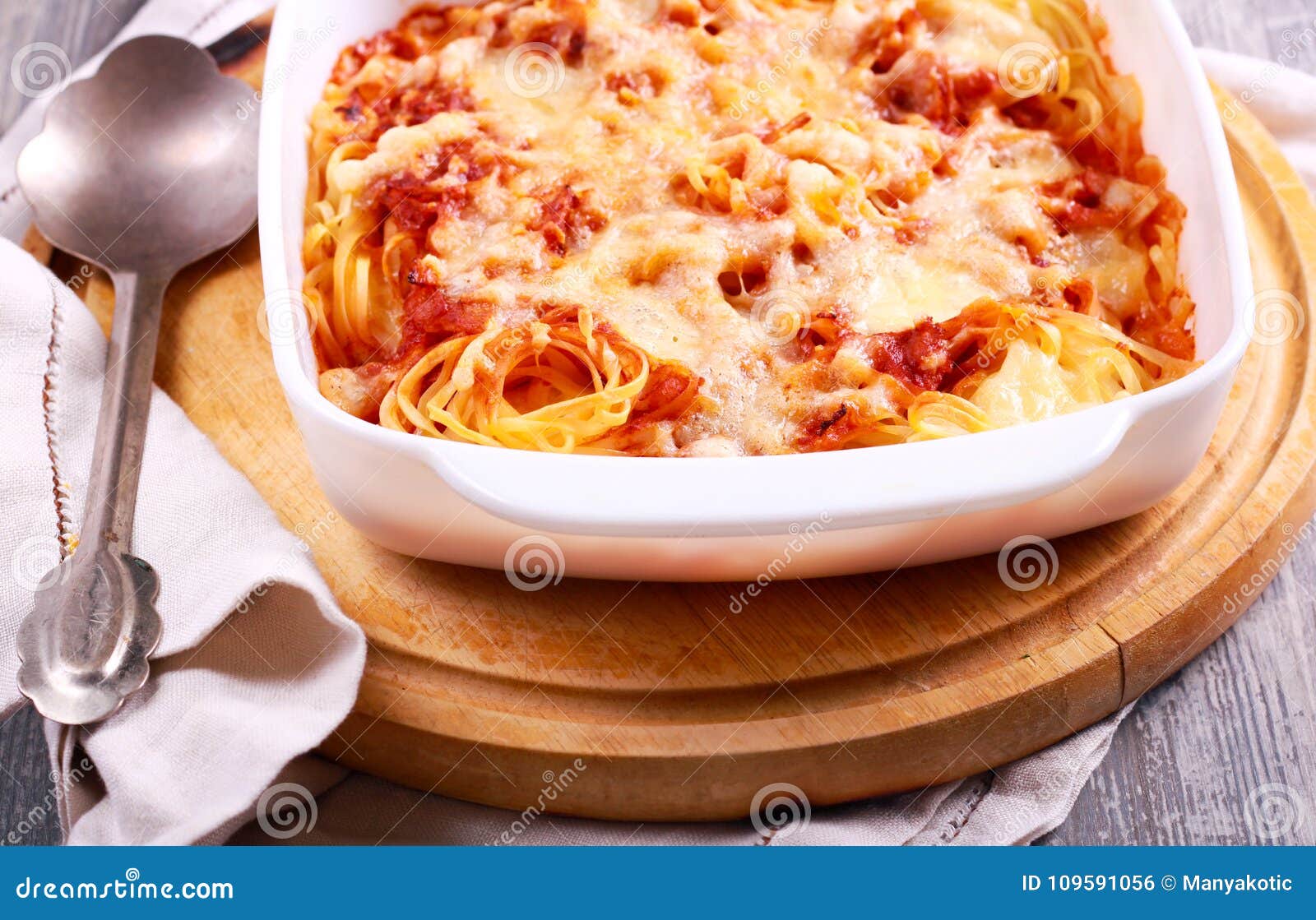 Spaghetti mozzarella bake stock photo. Image of dinner - 109591056