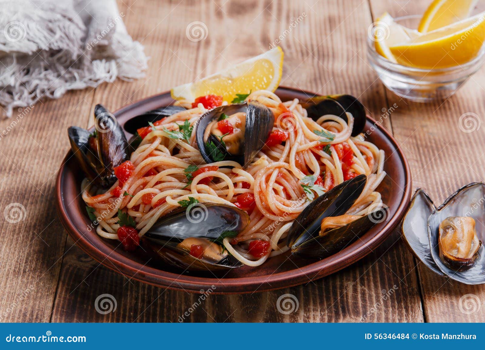 Spaghetti with Mussels Oyster Stock Photo - Image of tomato, sauce ...