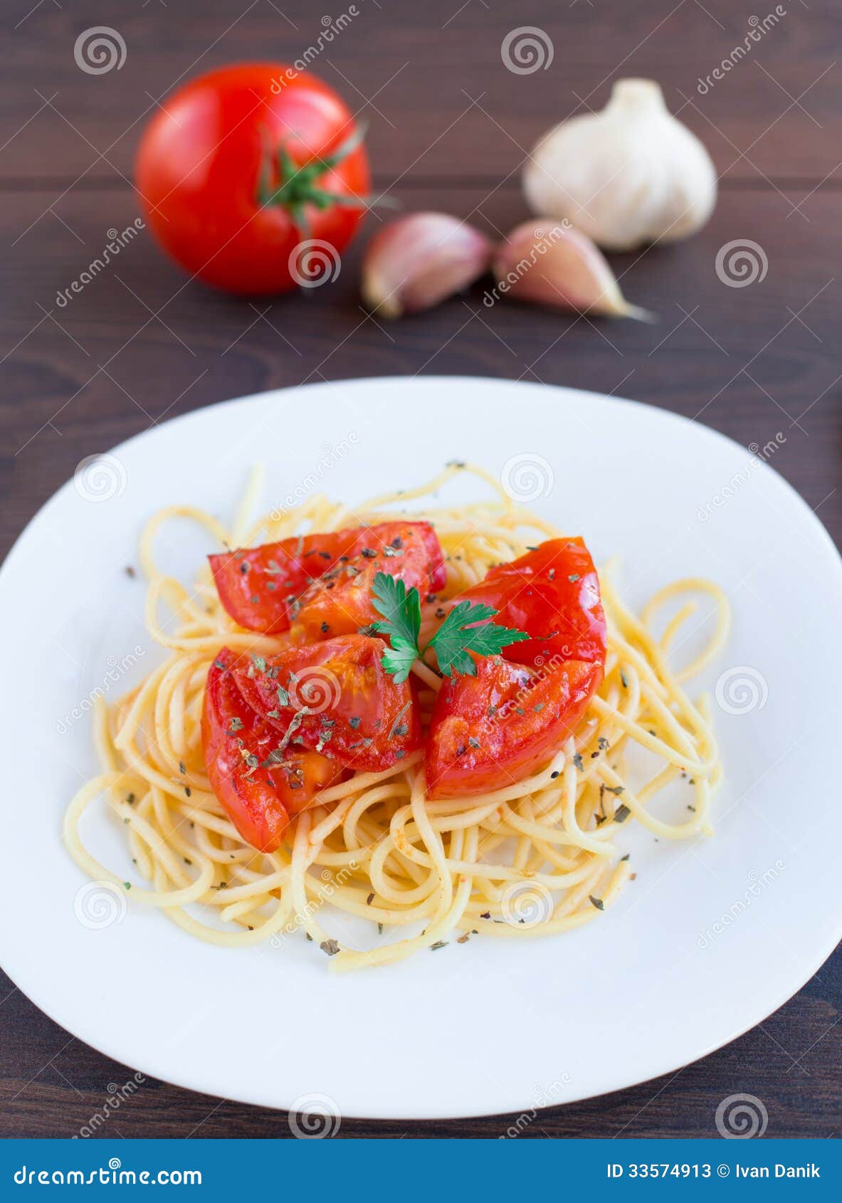 Spaghetti on a plate stock image. Image of ingredient - 33574913