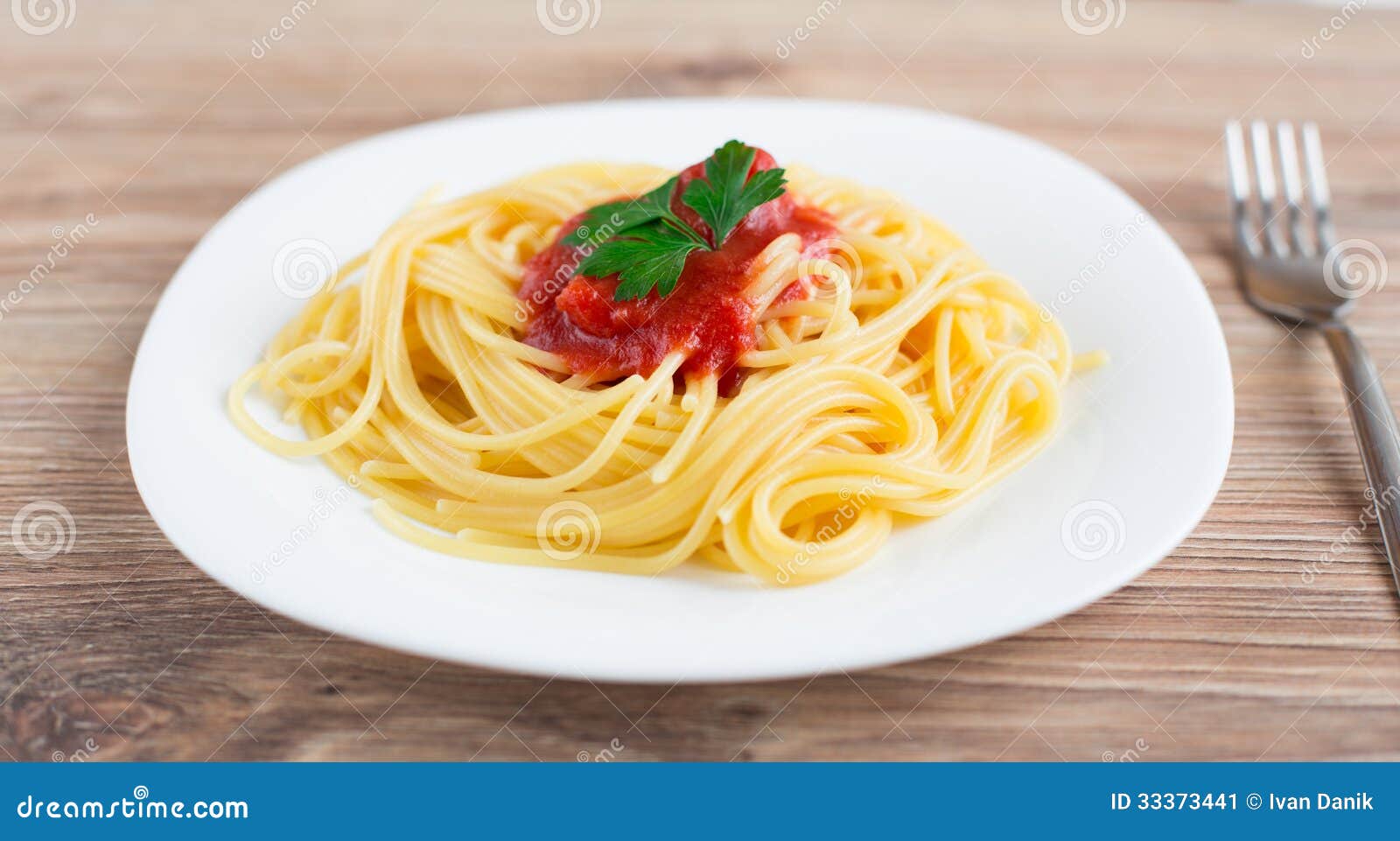 Spaghetti on a plate stock image. Image of juicy, plate - 33373441
