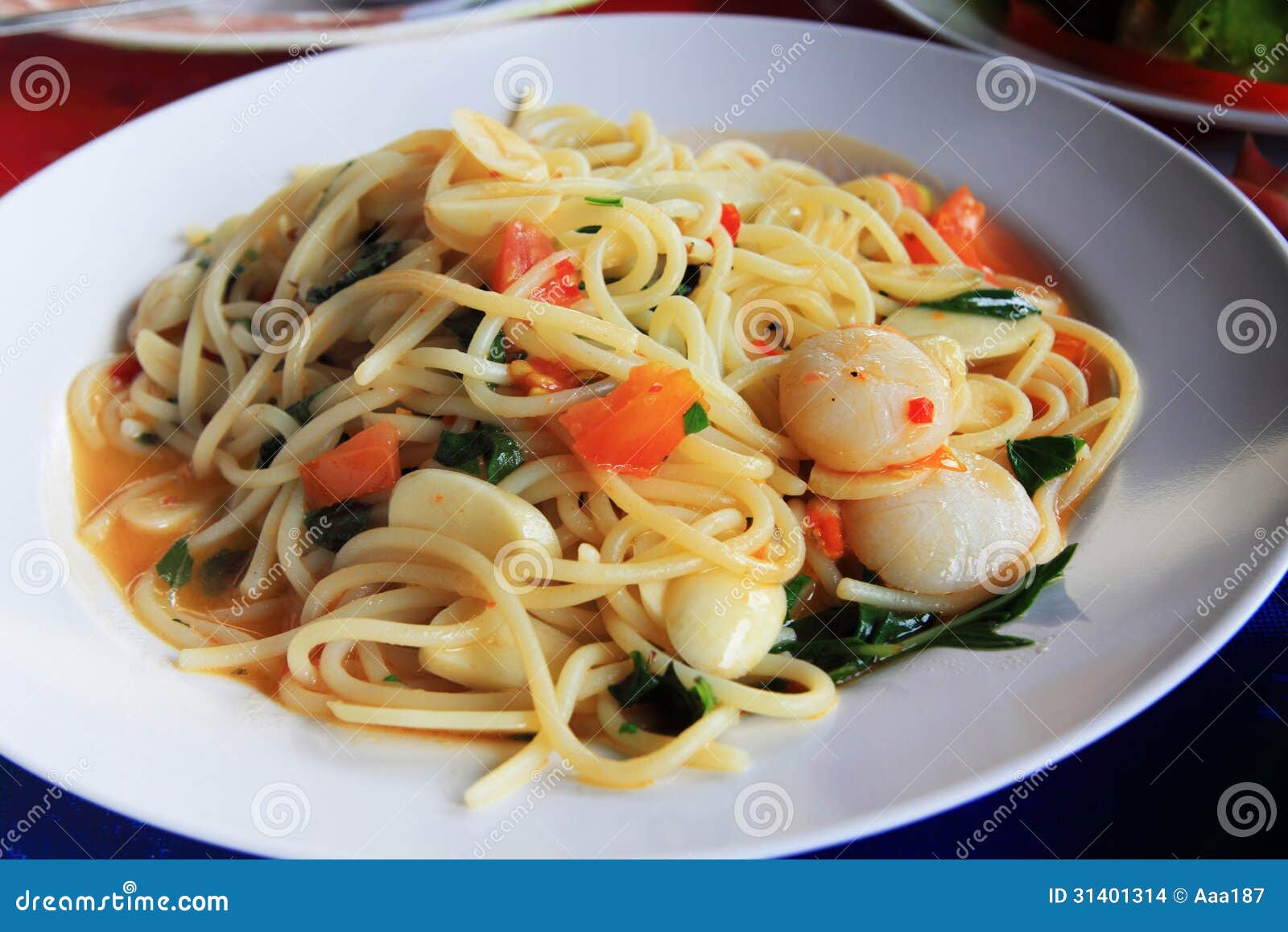 Spaghetti with Shell and Garlic Stock Photo - Image of mussel, italian ...
