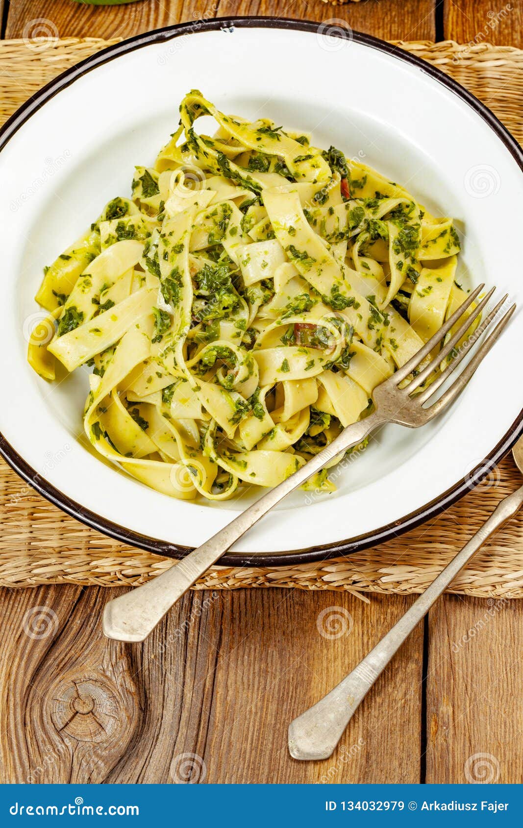 Spaghetti With Spinach And Bacon Stock Image Image Of Cooked Juicy 134032979