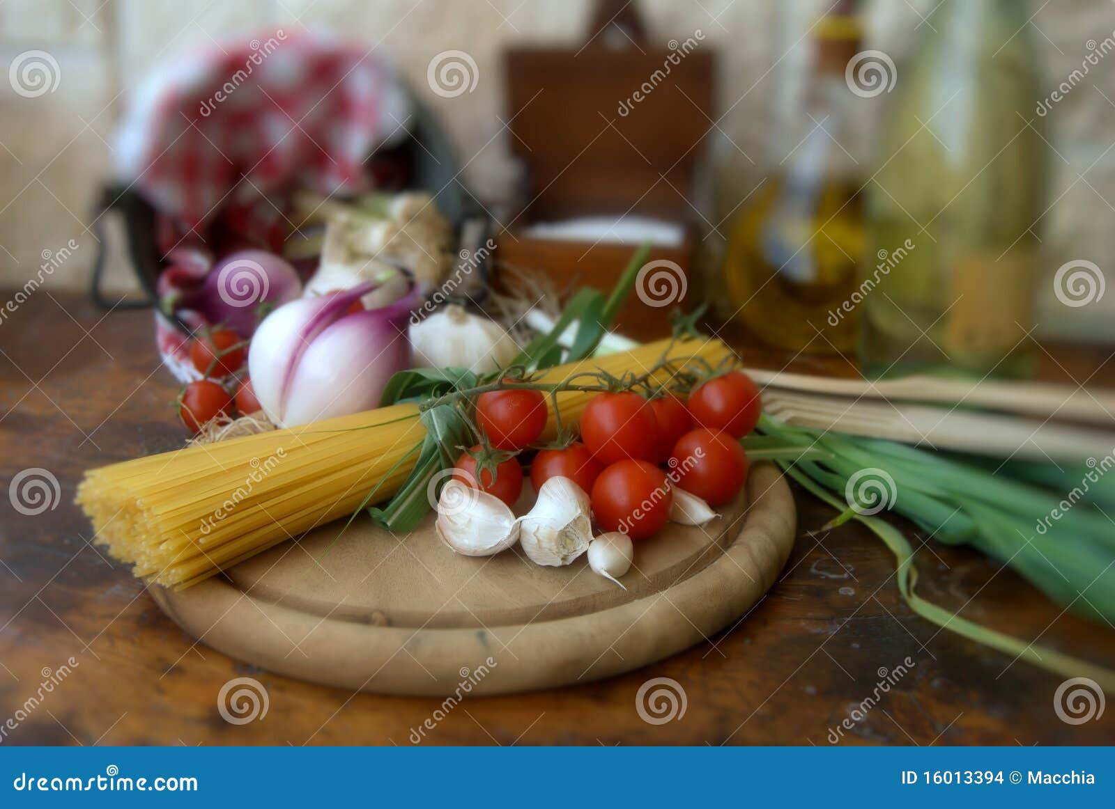 Spaghetti on the table stock photo. Image of cooking - 16013394