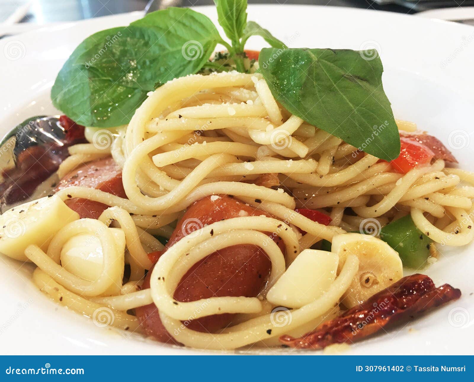 Spaghetti with Thai Sausage and Basil, Recipe that Mix Two Different ...
