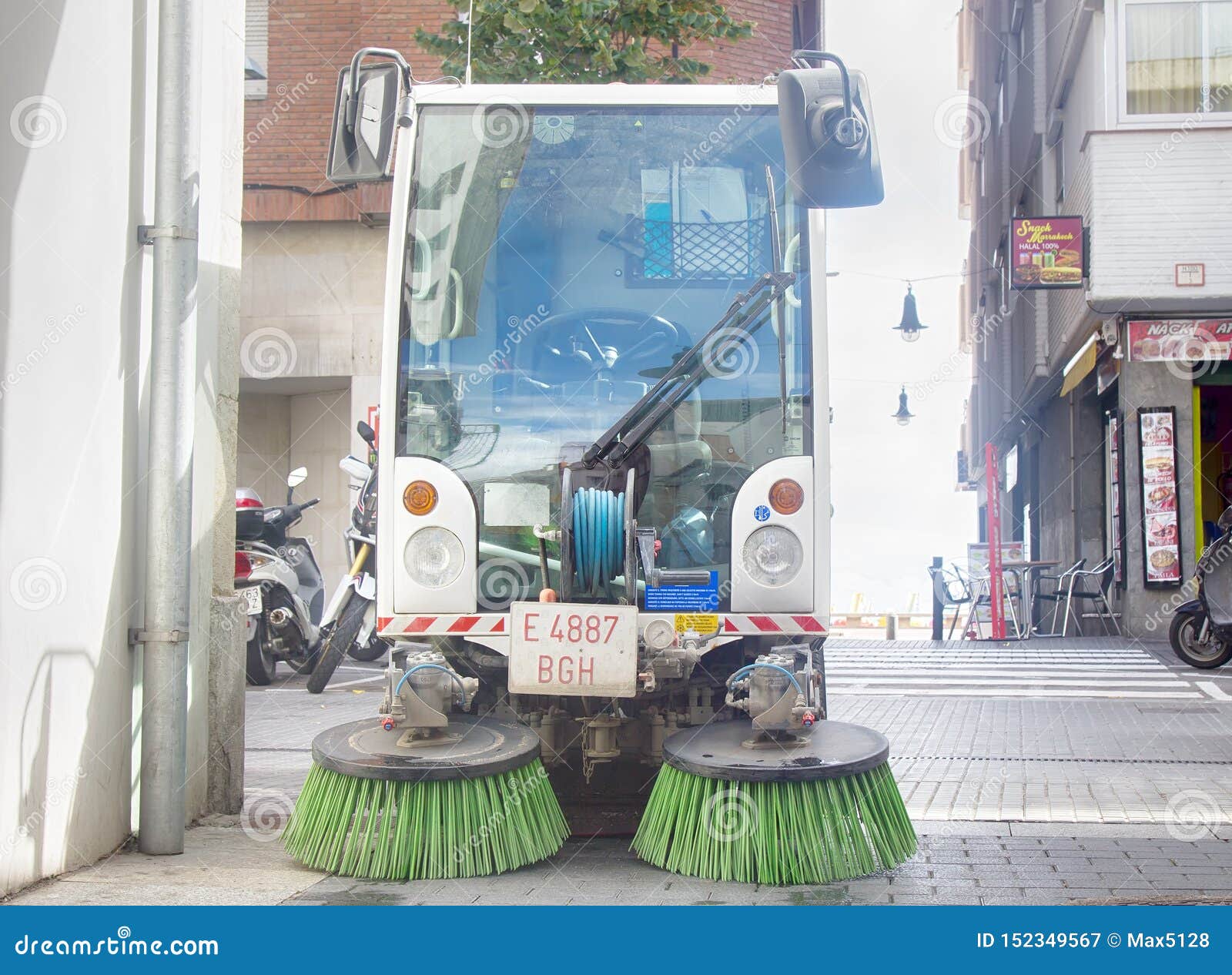 Spain sweeping machine editorial photography. Image of compact - 152349567