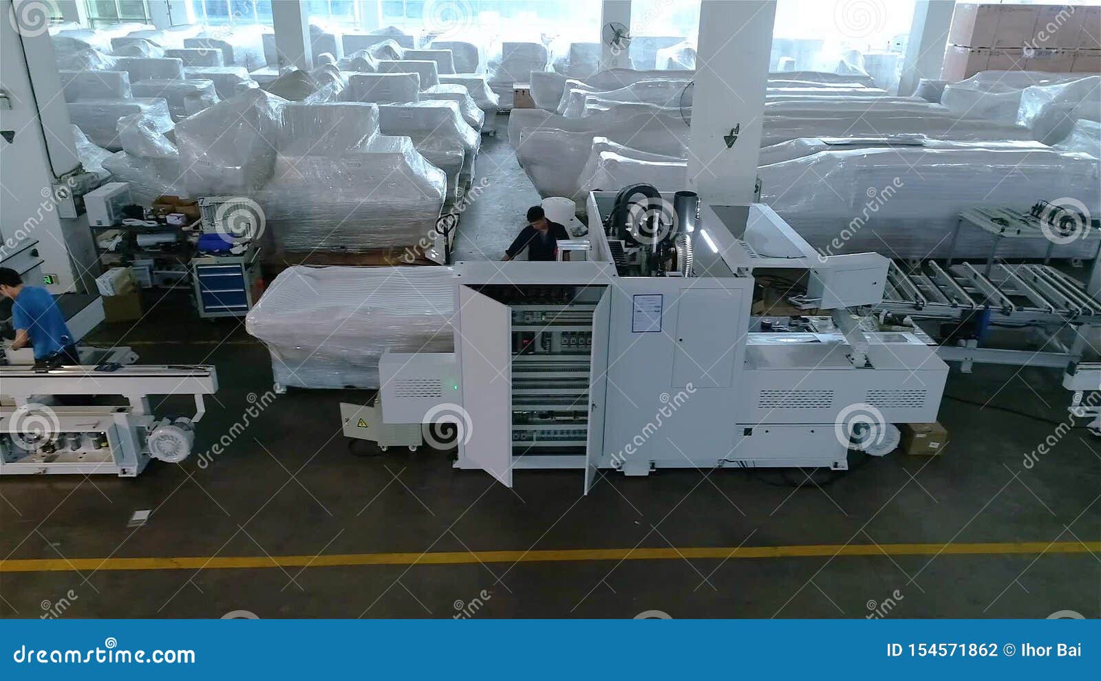 Span Along the Assembly Line of Machine Tools, Assembly at a Modern ...