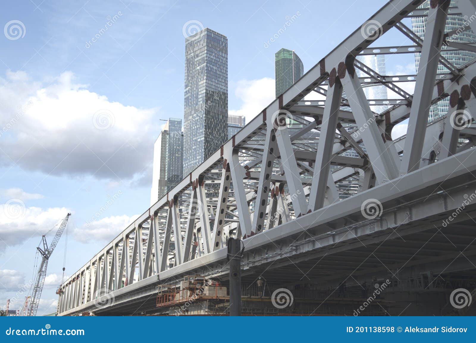 Span Of The Old Railway Bridge In The Park Of The Embankment Of ...