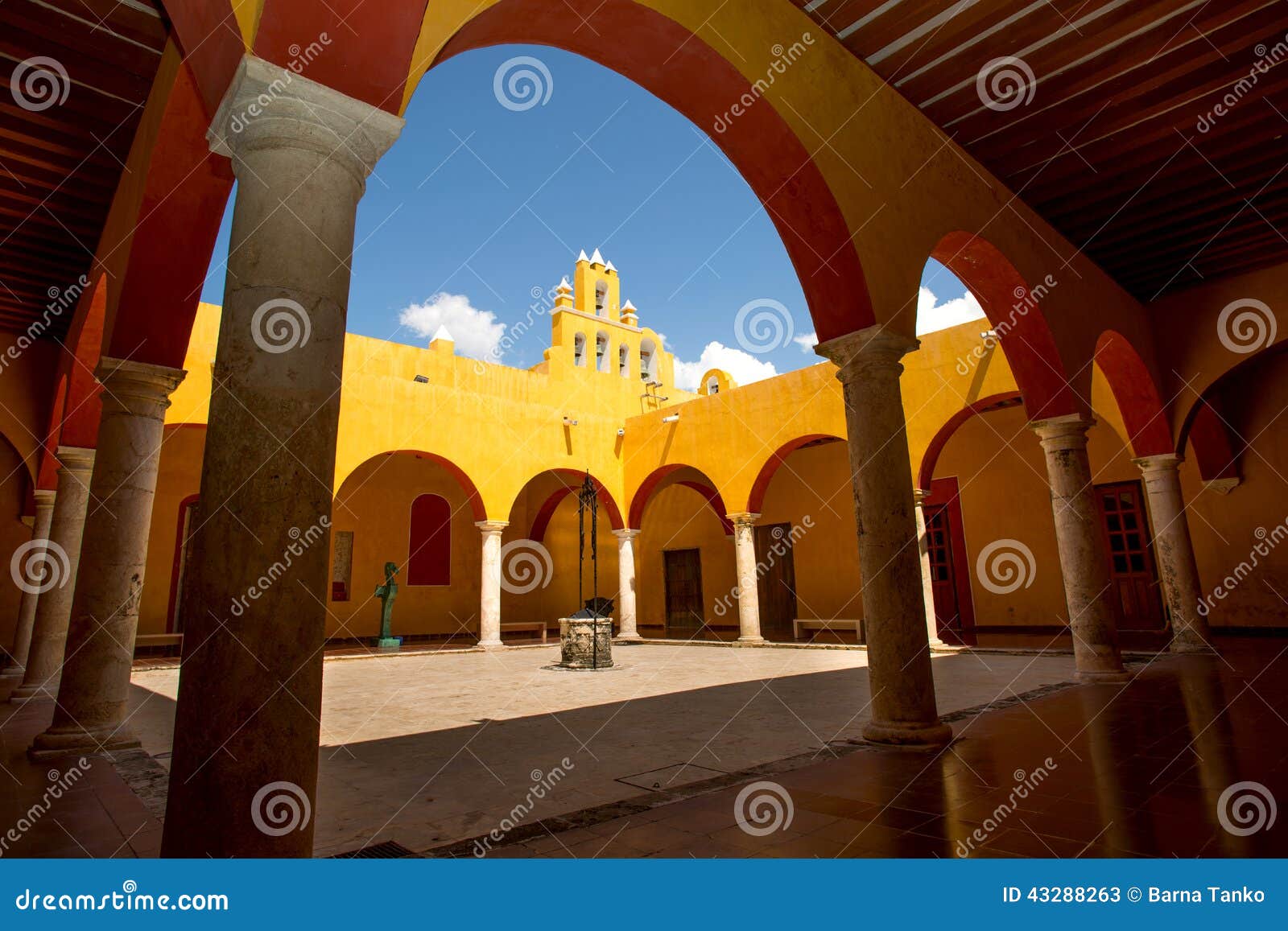 Spanish arches stock image. Image of medieval, building - 43288263