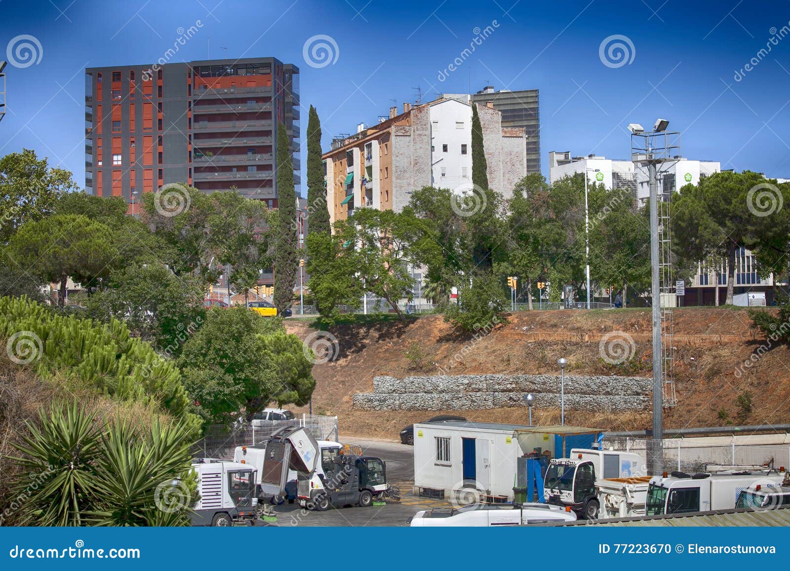 Spanish Construction Workers, Construct a Major Build Editorial Image ...