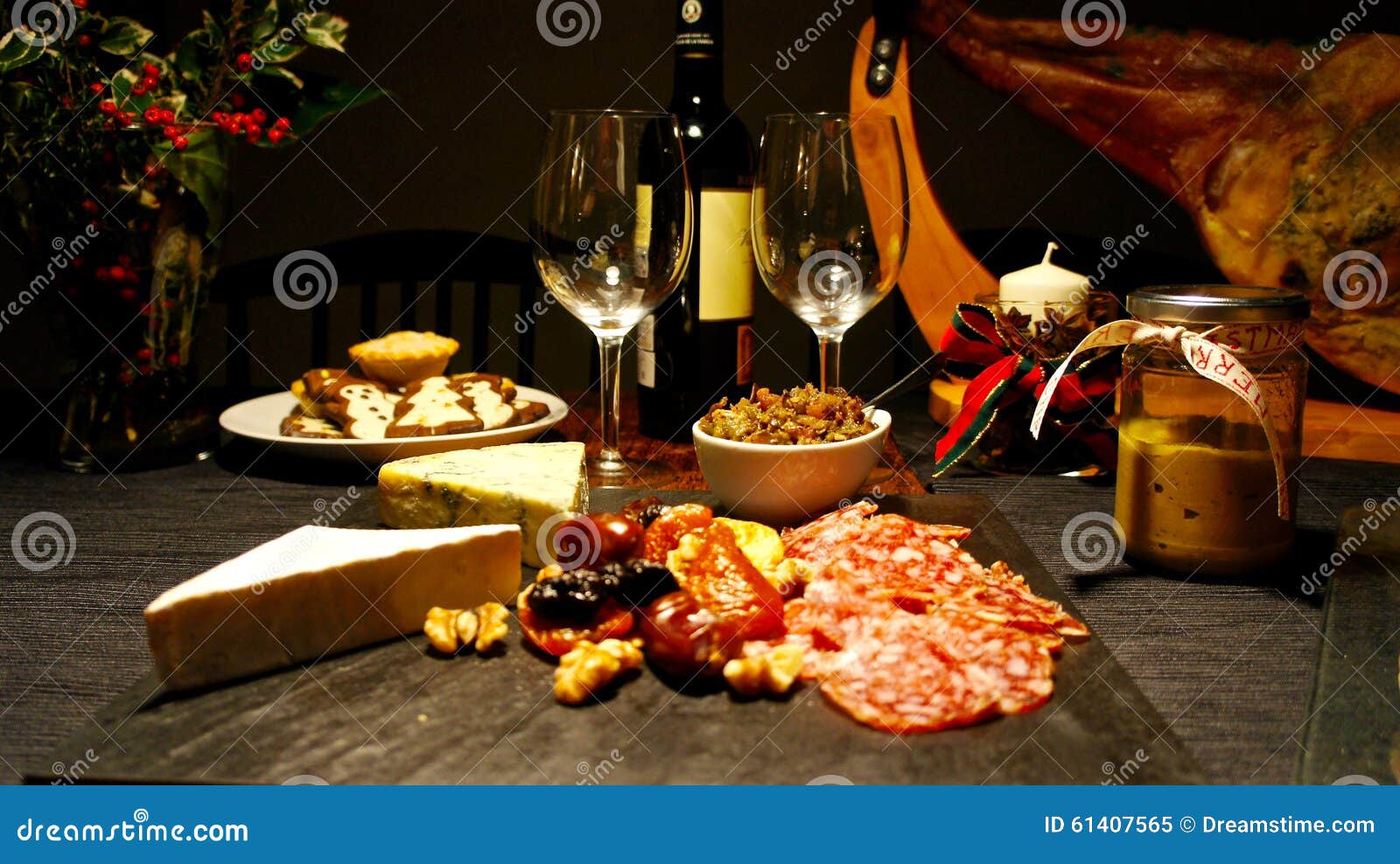 Spansk Festlig Gourmet- Tabell, Jul Fotografering för Bildbyråer - Bild ...