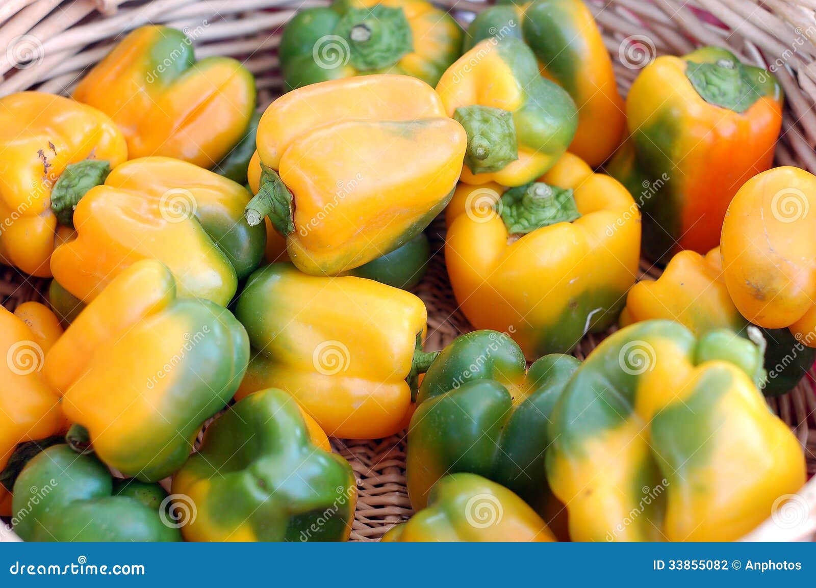 Spansk peppar arkivfoto. Bild av rött, nytt, bakgrund - 33855082