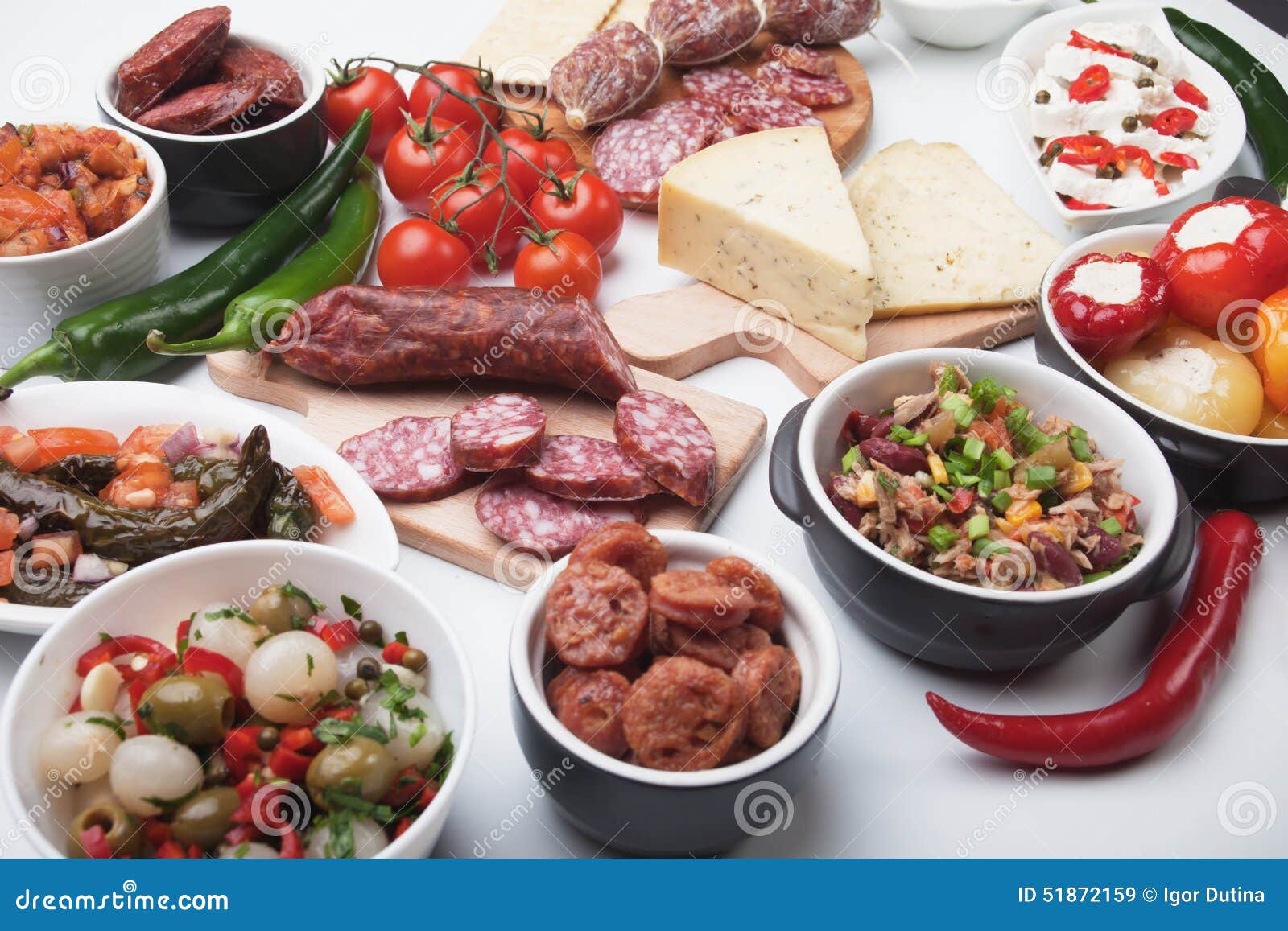 Spansk tapasmeny fotografering för bildbyråer. Bild av kött - 51872159