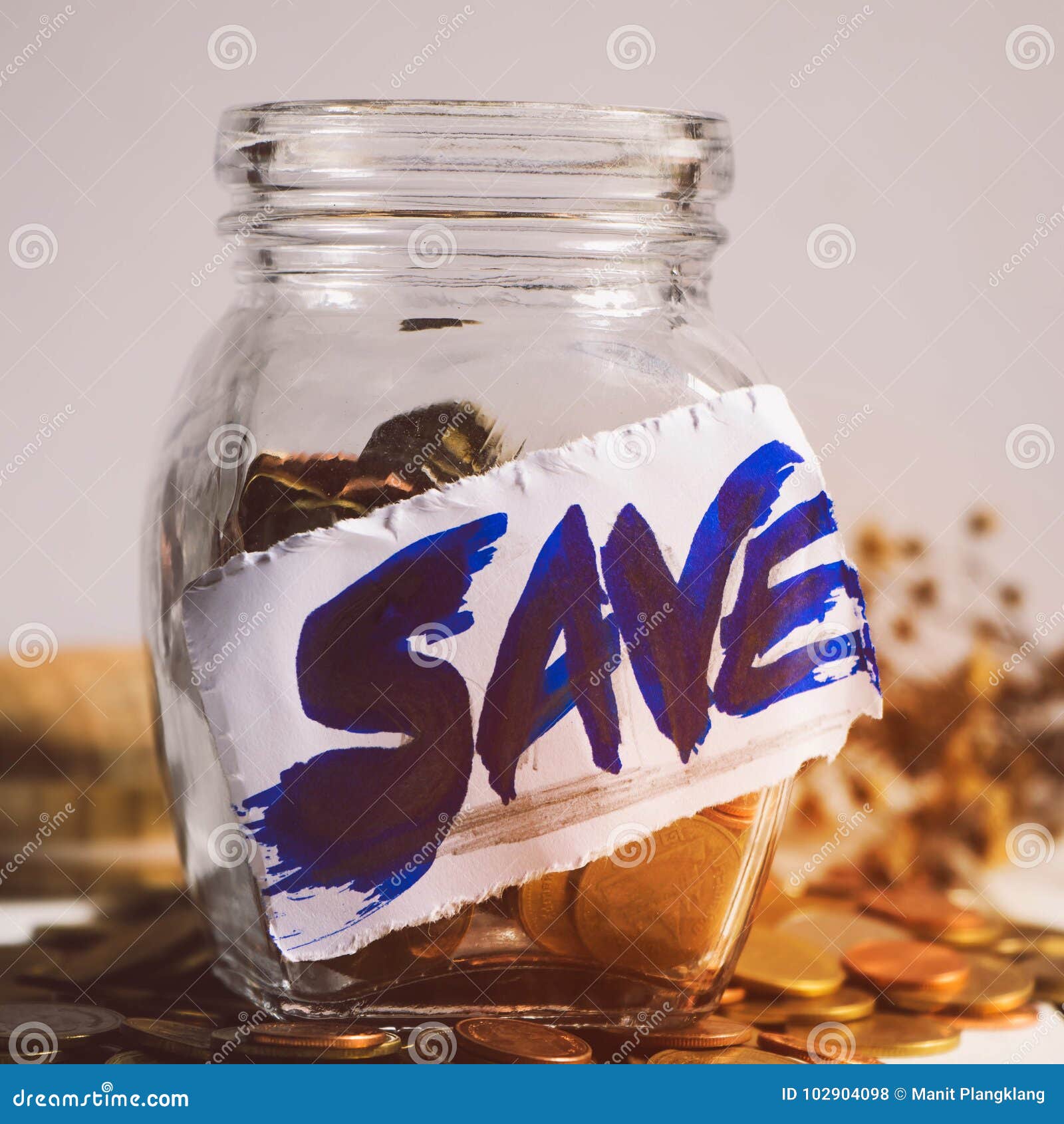 Sparen geld stock foto. Image of begrip, glas, schenking - 102904098