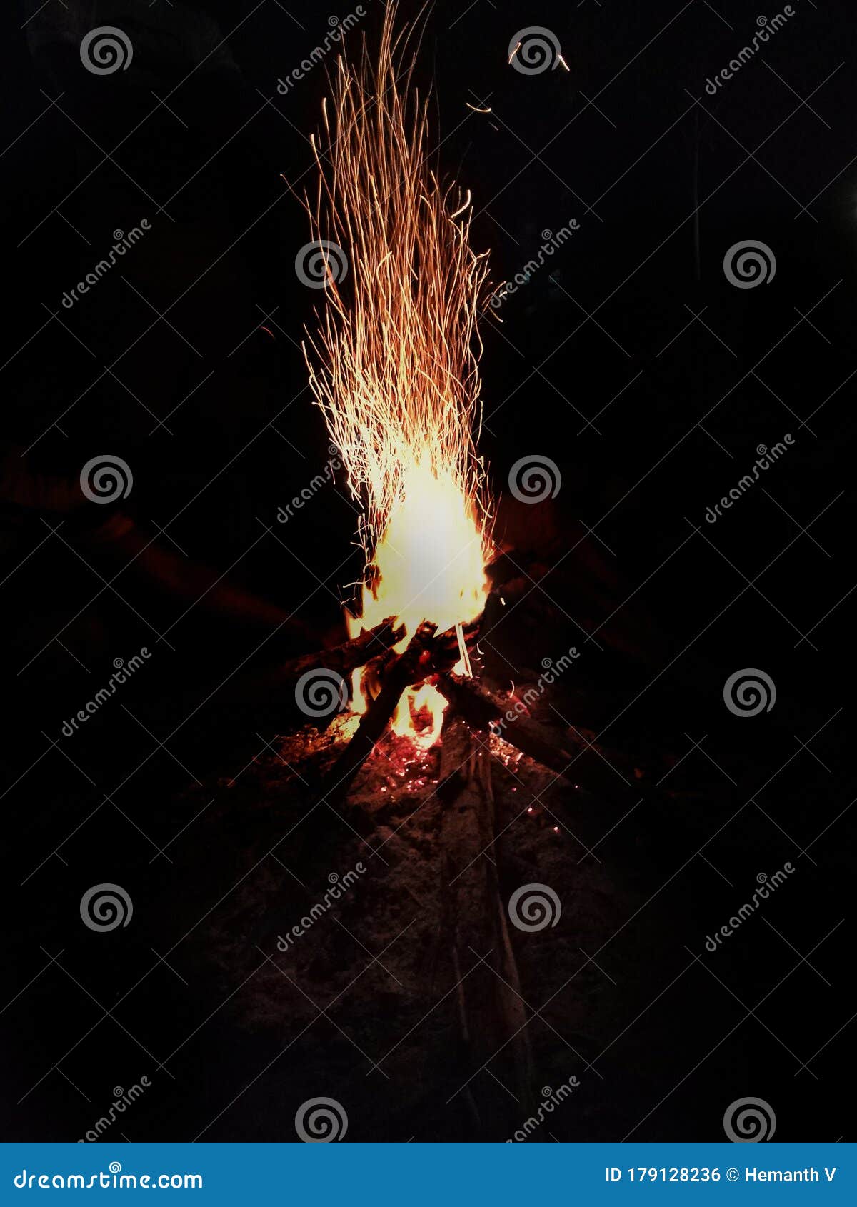 The Sparkling campfire stock photo. Image of night, bonfire - 179128236