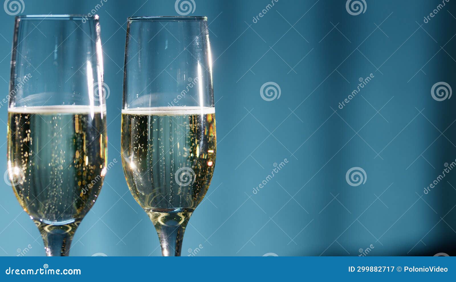 The Sparkling Effect of a Glass of Bubbly Wine Stock Image - Image of ...