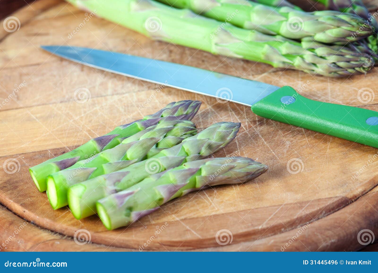 Sparris arkivfoto. Bild av fjäder, nytt, grön, packe - 31445496