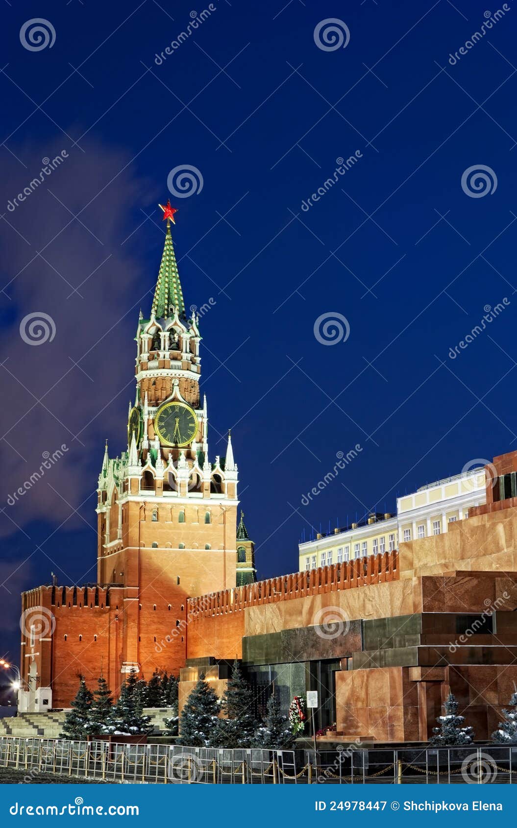 Spasskaya tower of Kremlin stock image. Image of illumination - 24978447