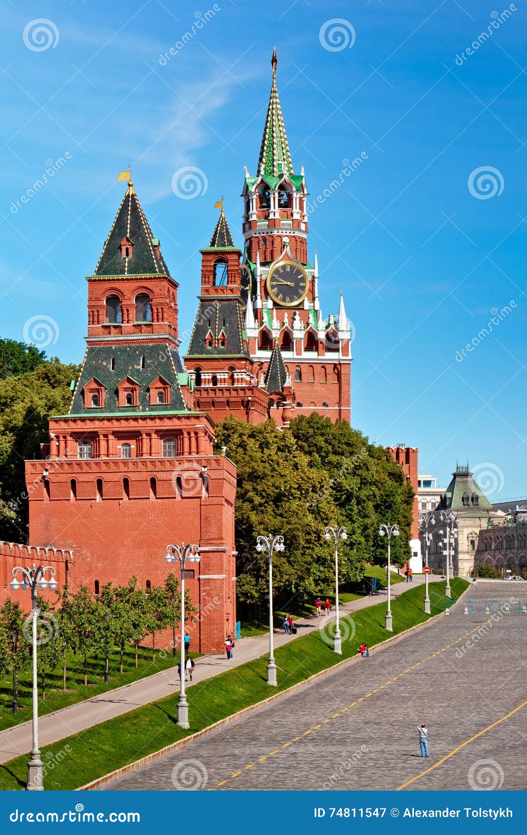 Spasskaya Tower on Red Square Editorial Photography - Image of history ...