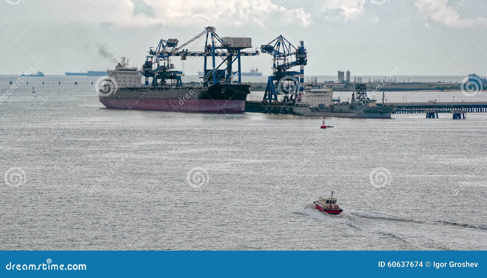 Special Continuous Ship Coal Unloader Stock Photo - Image of ...