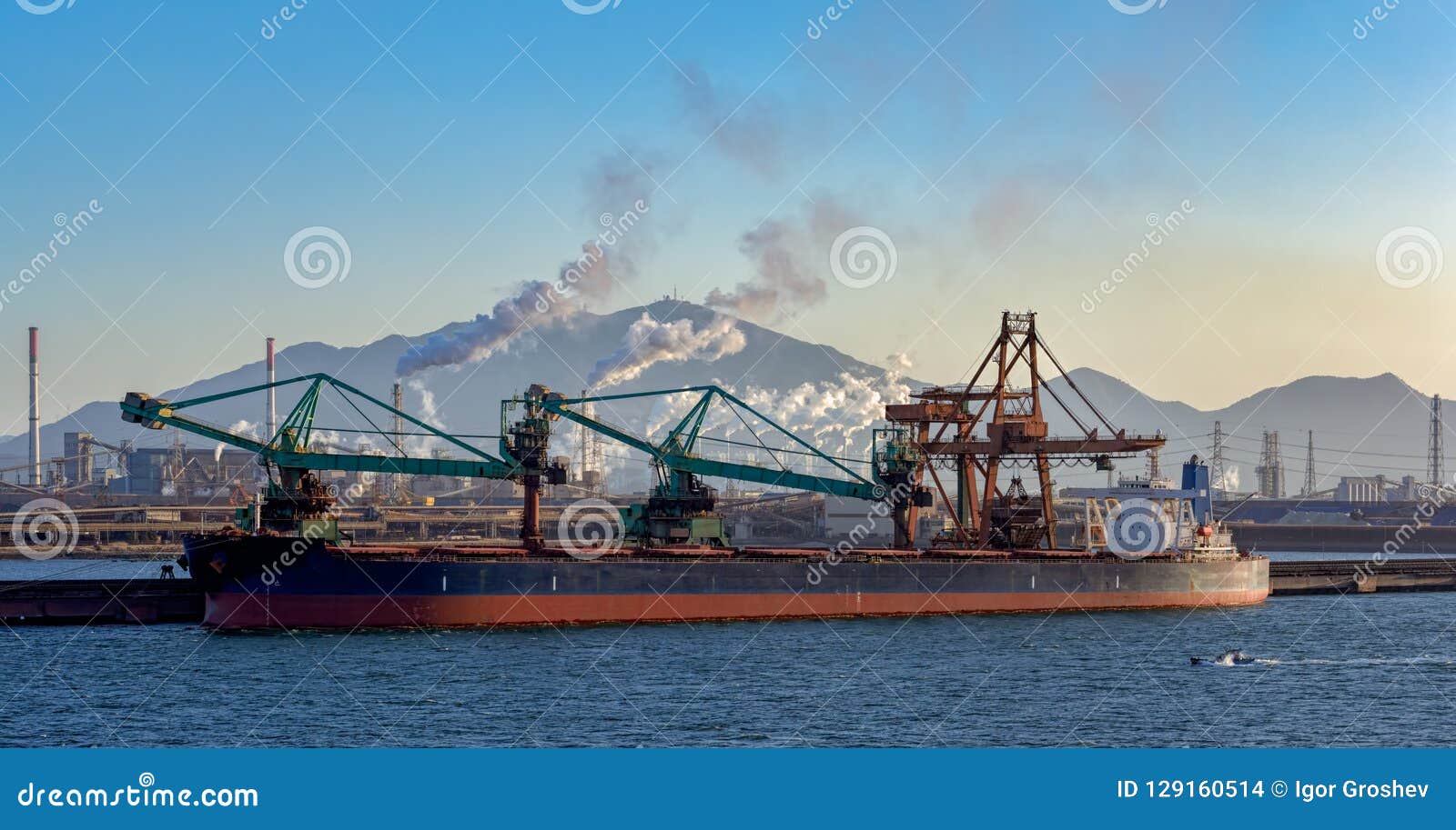 Special Continuous Ship Coal Unloader Stock Photo - Image of ...