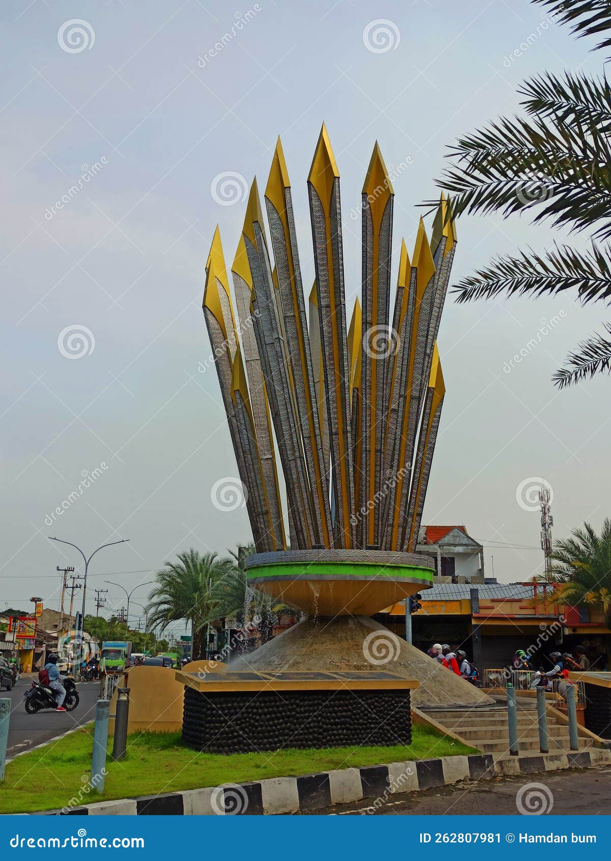 The Special Monumen, Lontar Monumen in Gresik. Editorial Photo - Image ...