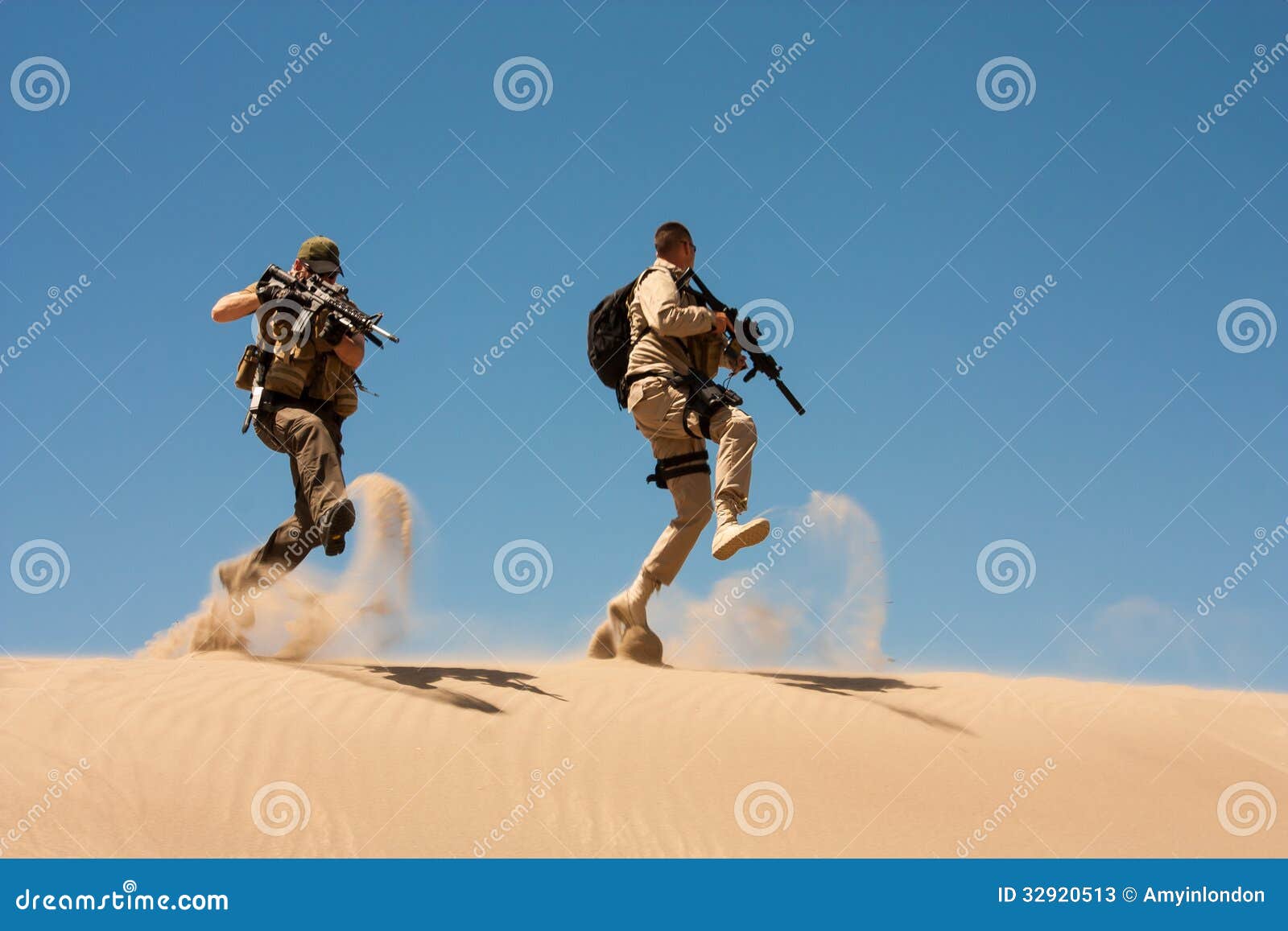 Special Ops in the desert stock image. Image of guns - 32920513