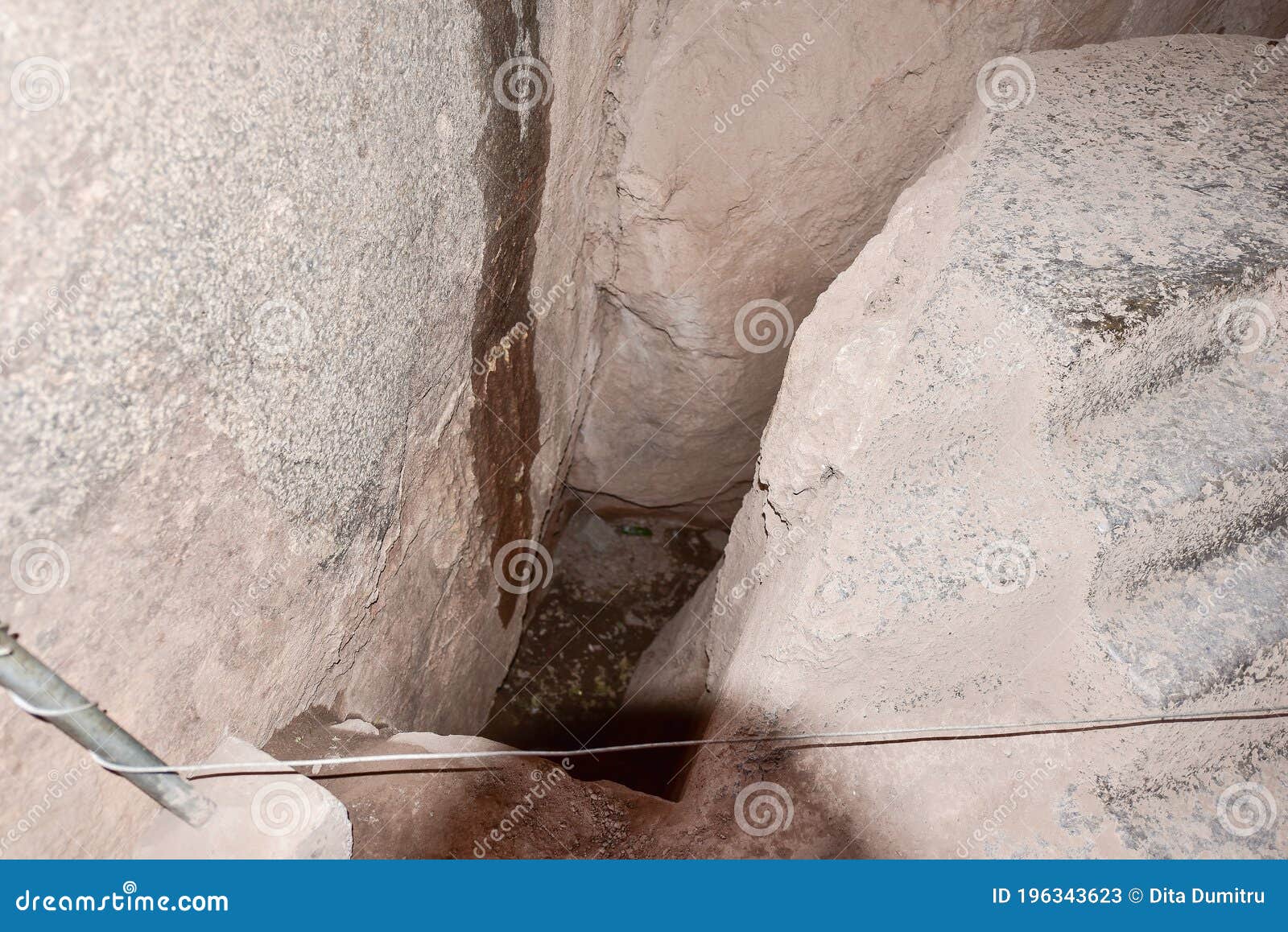 Qenqo- the Altar Room-Peru 39 Stock Image - Image of altar ...