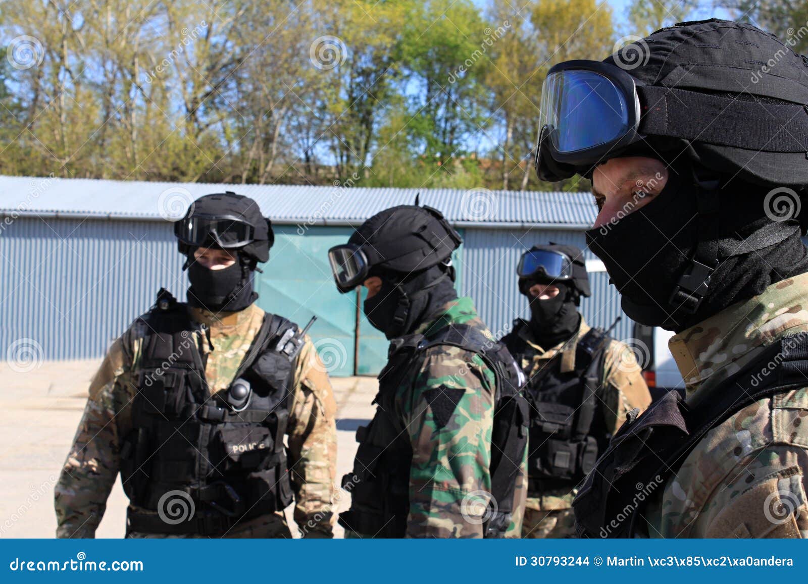 Special Police Commandos Arrest Terrorist Stock Photos - Free & Royalty ...