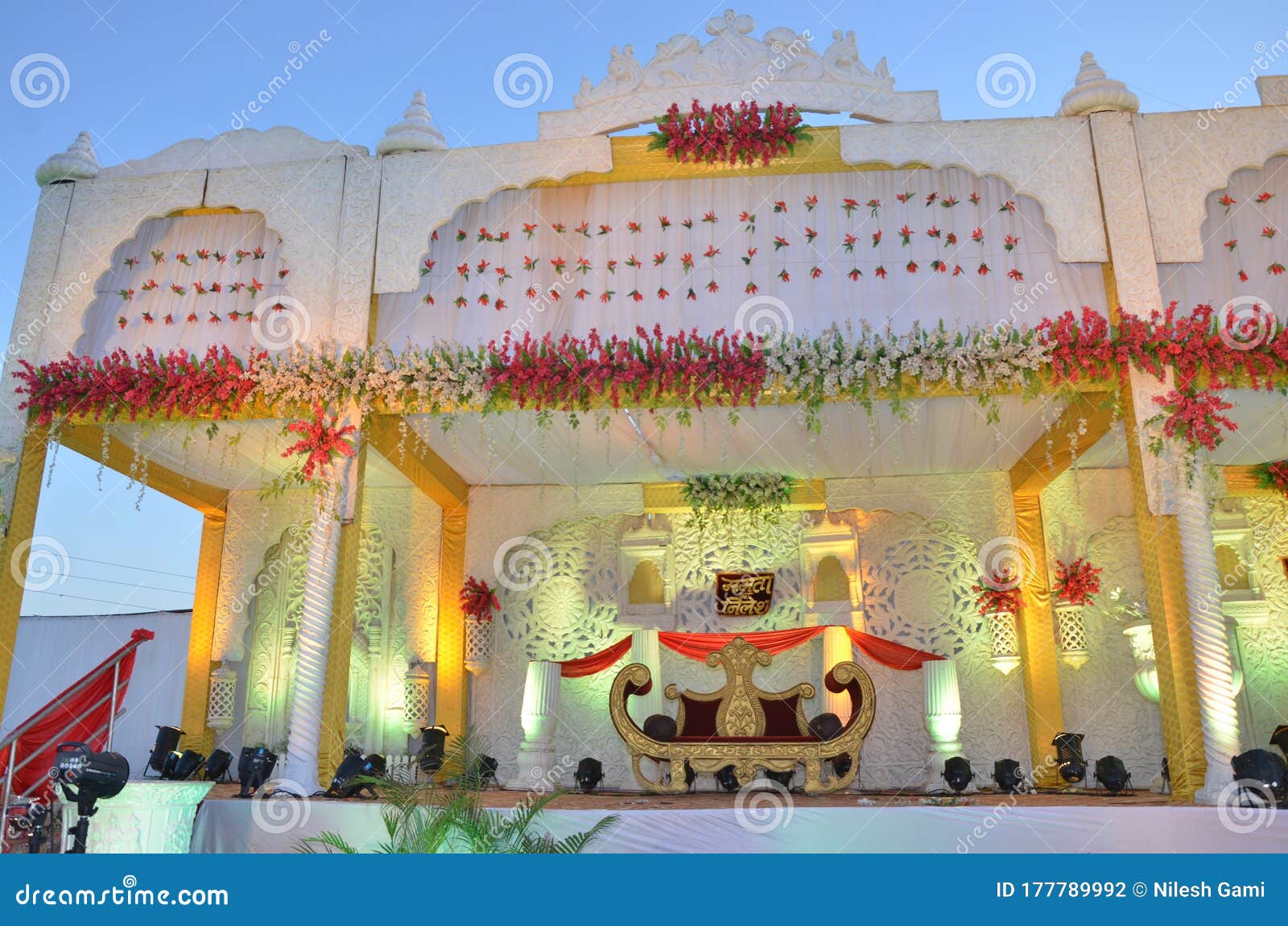 Special Shadi Stage Best Couple Stock Photo - Image of stage, shadi ...