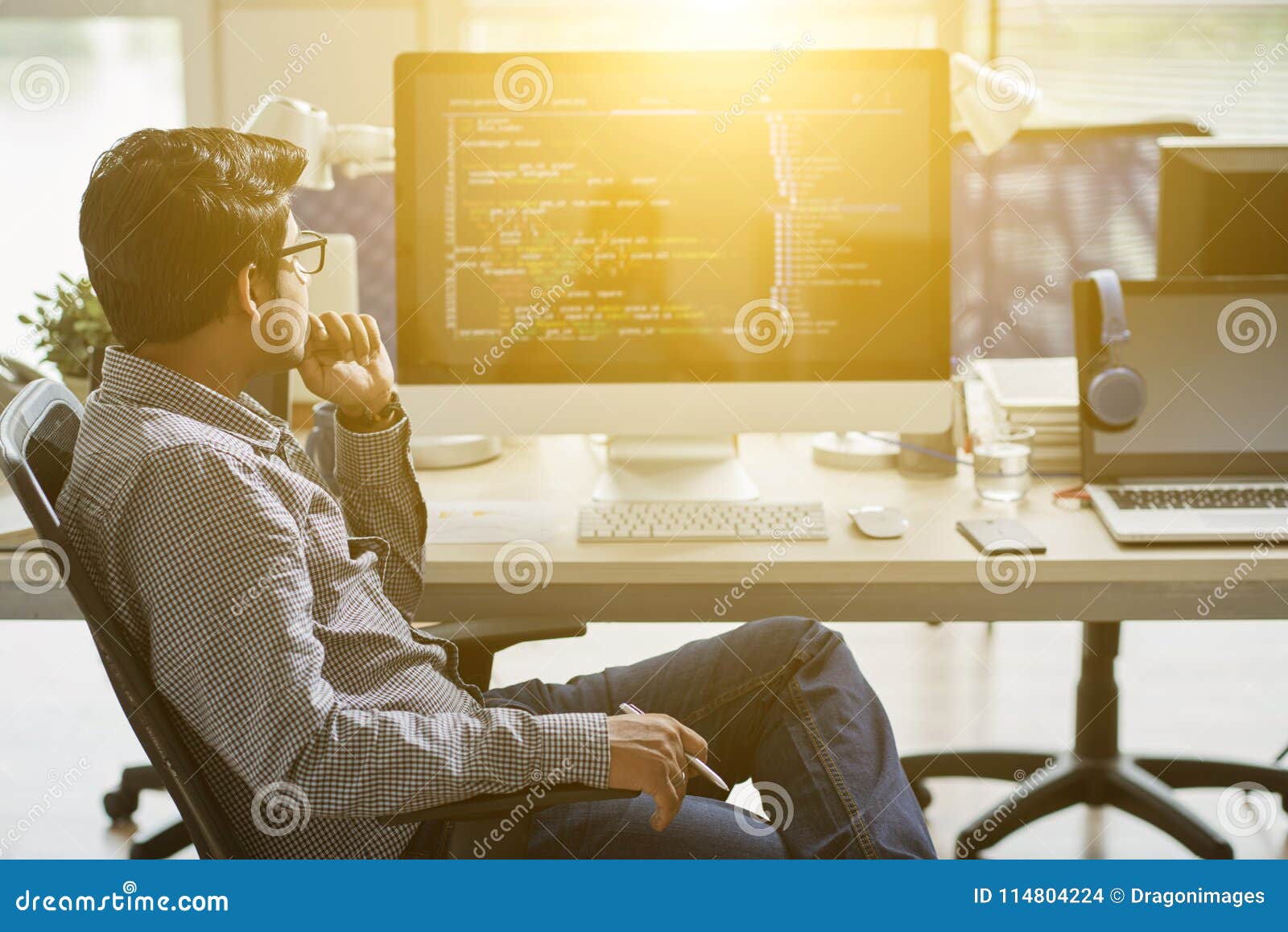 It specialist stock foto. Image of controle, computer - 114804224