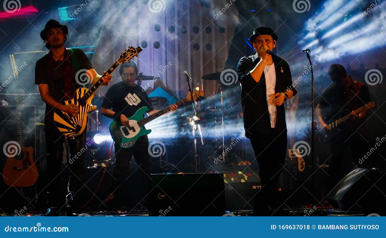 Spectacular Band Performance. Editorial Stock Photo - Image of beauty ...