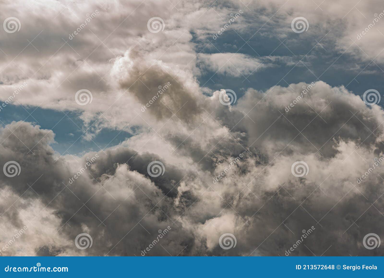 Spectacular Clouds in the Sky Stock Photo - Image of blue, gray: 213572648