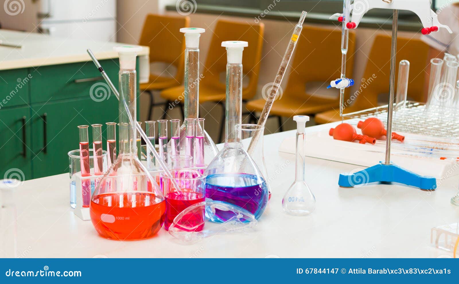 Spectacular Laboratory Reaction Stock Image - Image of glass, analysis ...
