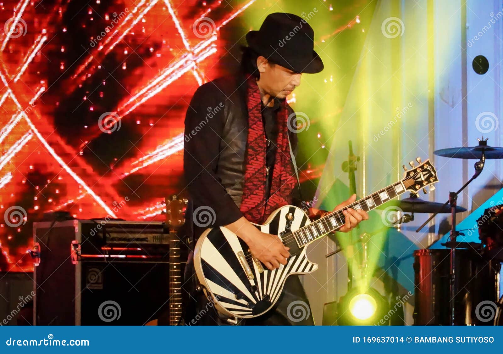 Spectacular Band Performance. Editorial Stock Image - Image of band ...