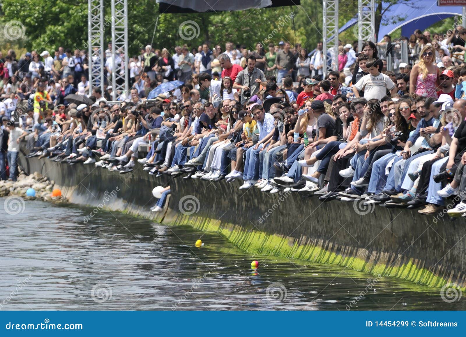 Spectators editorial stock image. Image of watching, spectator - 14454299