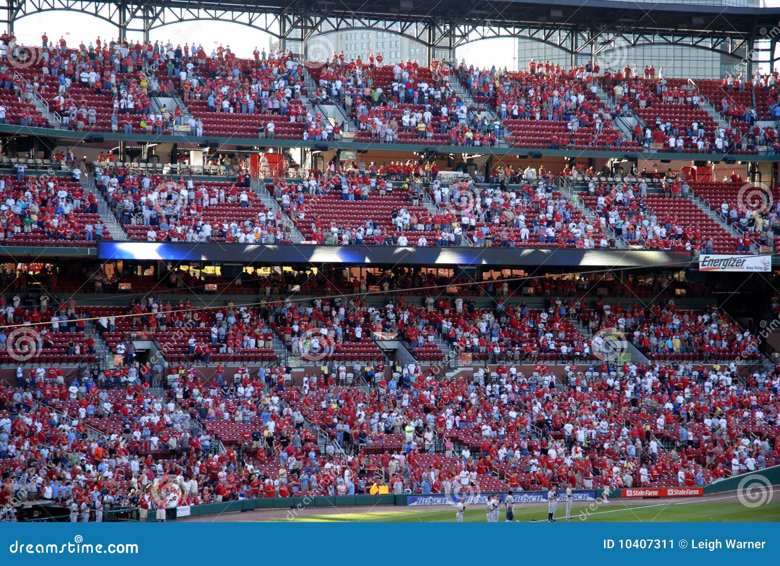 Spectators Busch Stadium editorial photo. Image of louis - 10407311